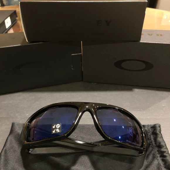 Oakley | Accessories | Oakley Valve Sunglasses | Poshmark